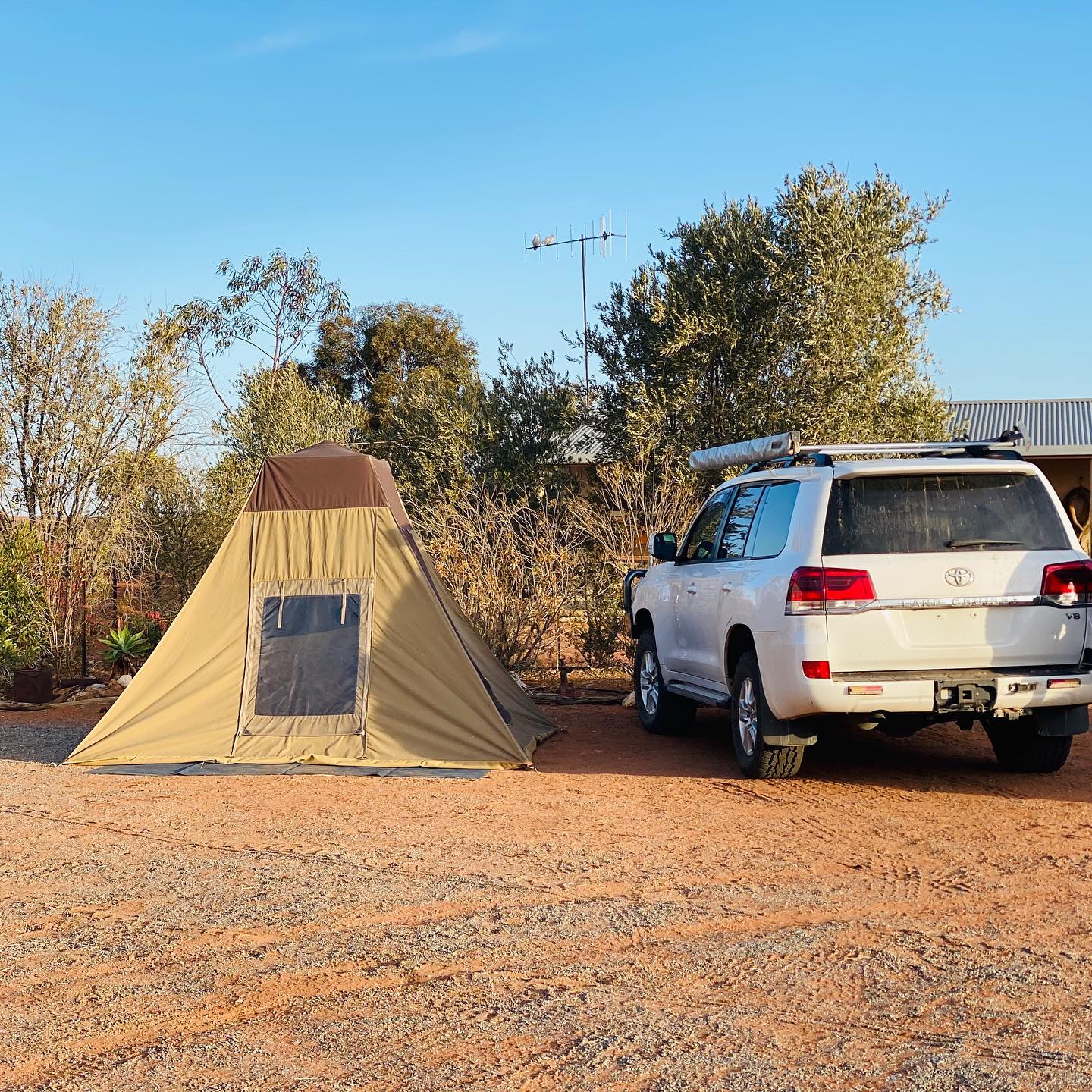 Silverton Farm Stay - Warrigal Cottage or camp under the stars