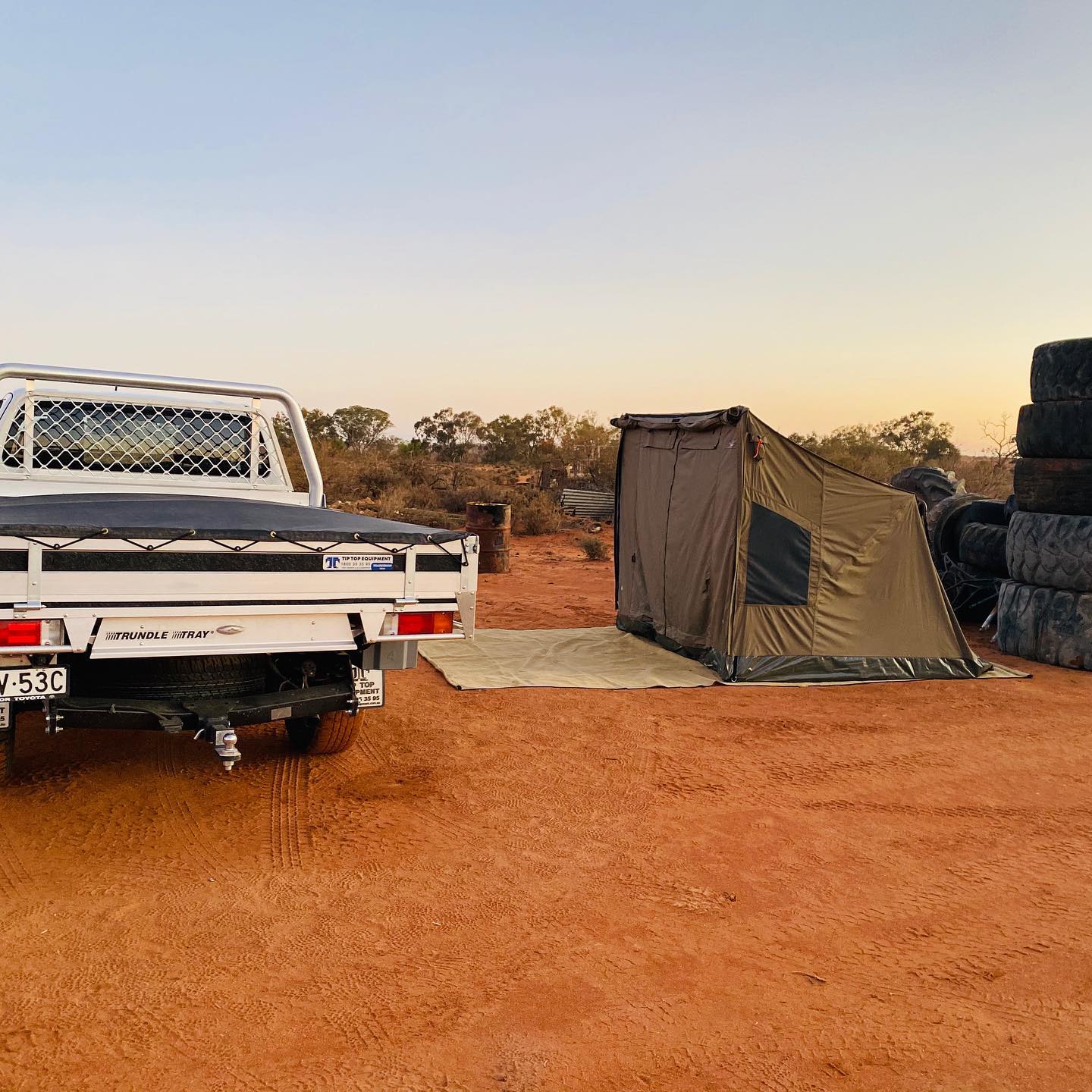 Silverton Farm Stay - Warrigal Cottage or camp under the stars